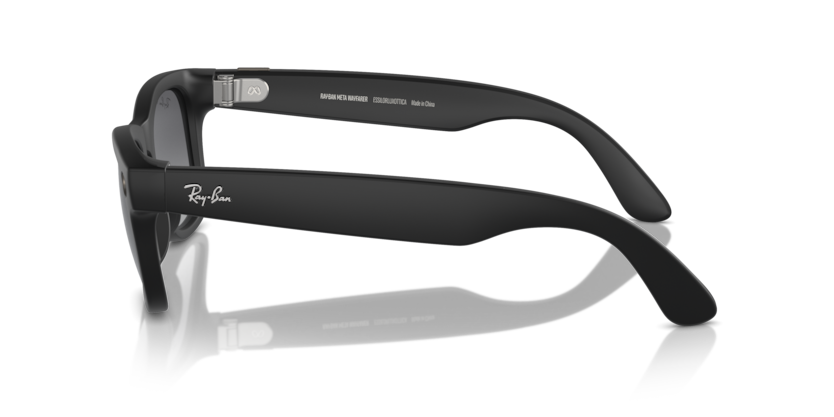 RAY-BAN Wayfarer Matte Black W/polar Accessories – ASPHALT